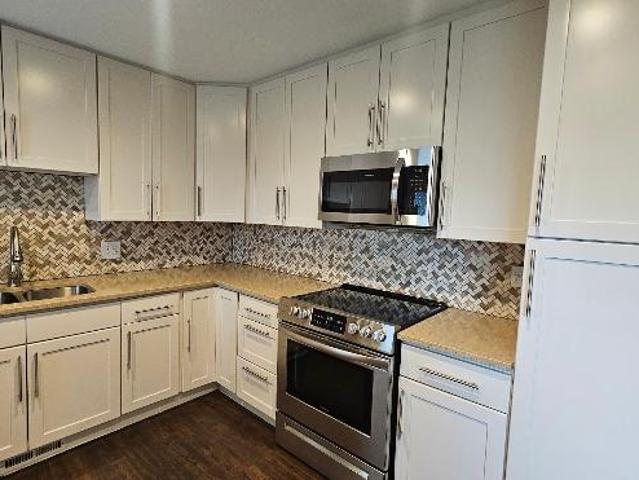 4 Br, 2 bath, Single Family 800 Lotus Way