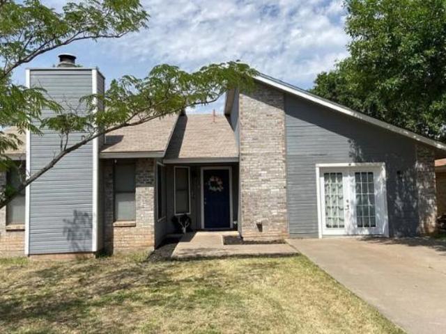 4 Br, 2 bath, Single Family 8026 Bonnie Cir