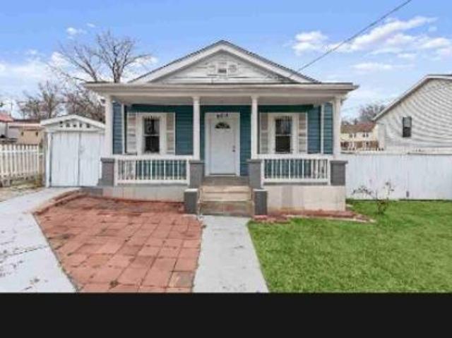4 Br, 2 bath, Single Family 805 Eastern Avenue