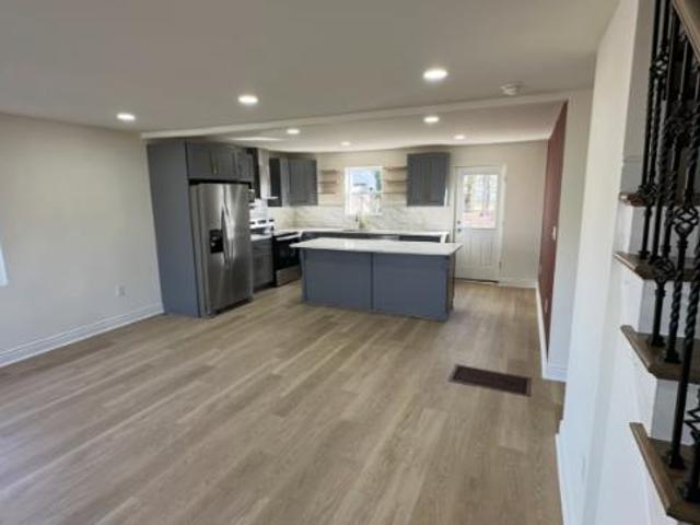 4 Br, 2 bath, Single Family 805 Kenyon Lane