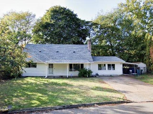 4 Br, 2 bath, Single Family 806 NE 123rd Ave