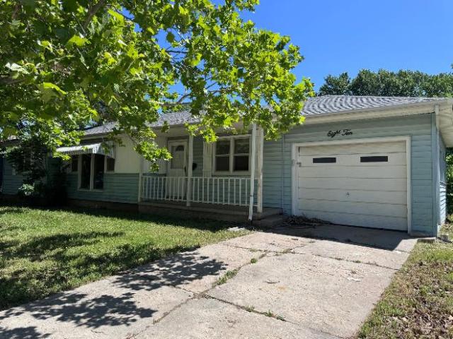 4 Br, 2 bath, Single Family 810 N C St