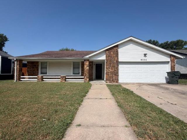 4 Br, 2 bath, Single Family 8206 N 122nd E Ave