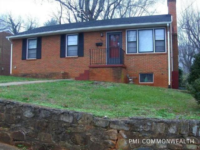 4 Br, 2 bath, Single Family 822 Valley View Circle