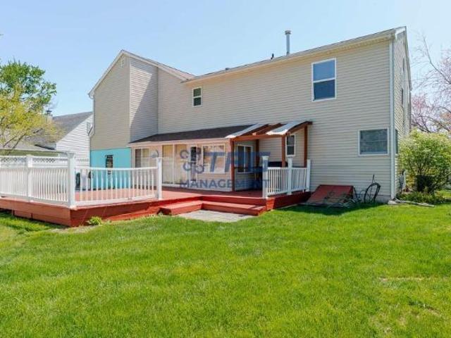 4 Br, 2 bath, Single Family 8 Windsor Drive