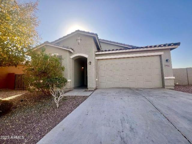 4 Br, 2 bath, Single Family 9437 W Jones Avenue