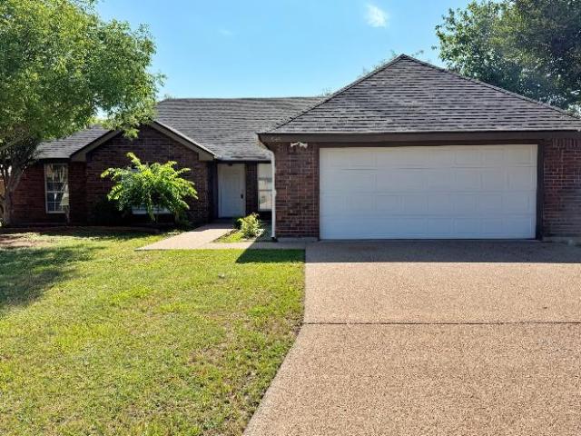 4 Br, 2 bath, Single Family 949 Reeves