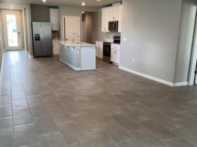 4 Br, 2 bath, Single Family 953 Rivers Crossing St