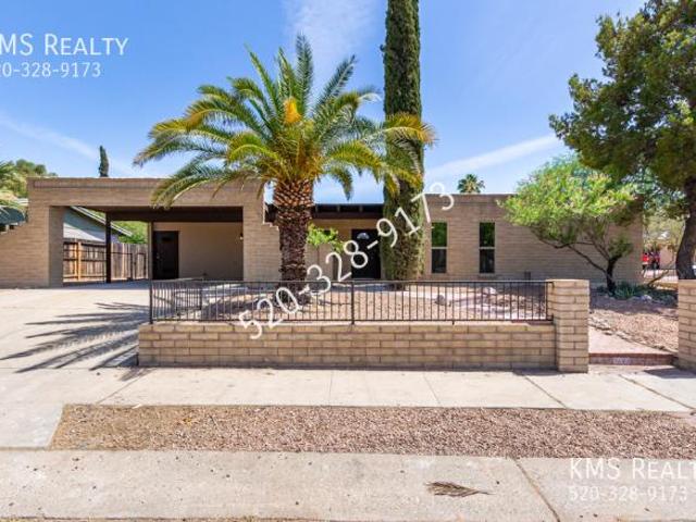 4 Br, 2 bath, Single Family 9600 E Barrudean Hills Street