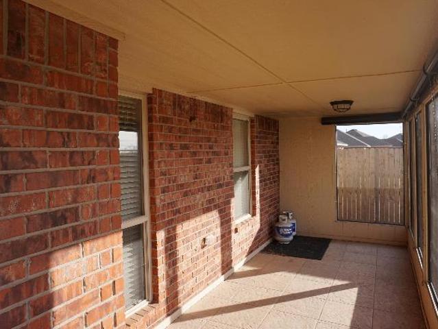 4 Br, 2 bath, Single Family 9601 Crooked Creek Lane