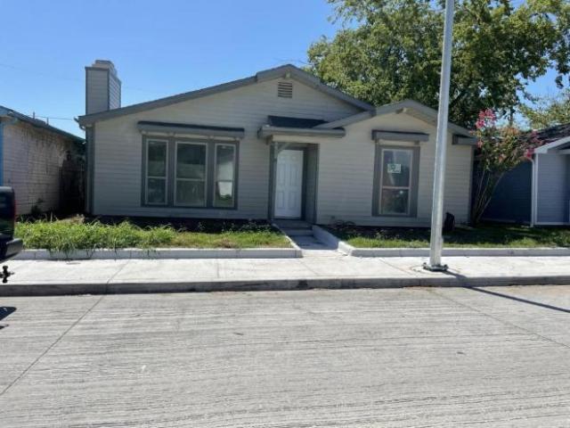 4 Br, 2 bath, Single Family 9904 Cedar Mountain Cir