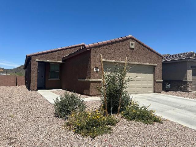 4 Br, 2 bath, Single Family 9911 N Summerstone Ave