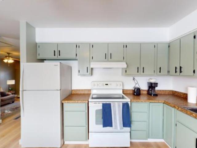 4 Br, 2 bath, Single Family 903 W 11th Street