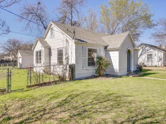 4 Br, 2 bath, Single Family 901 N Howeth St