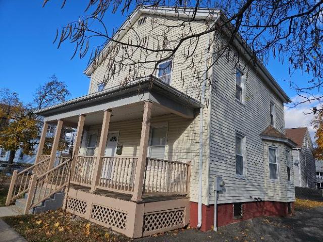 4 Br, 2 bath, Single Family 91 Andrew St
