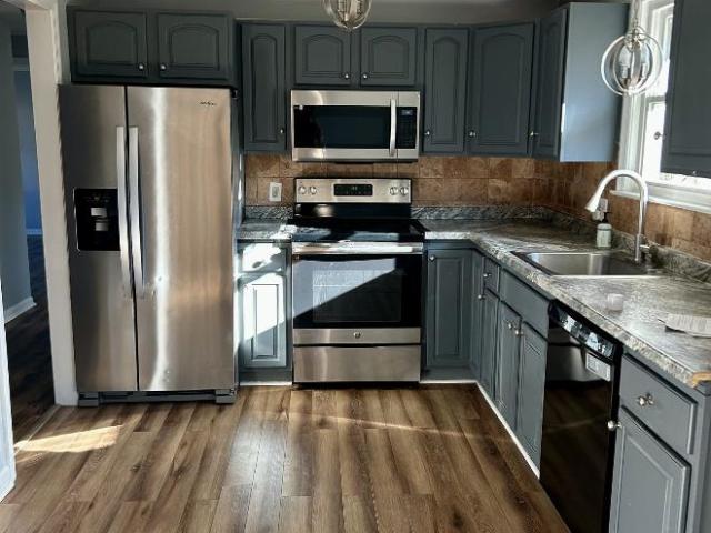 4 Br, 2 bath, Single Family 936 Imperial Dr