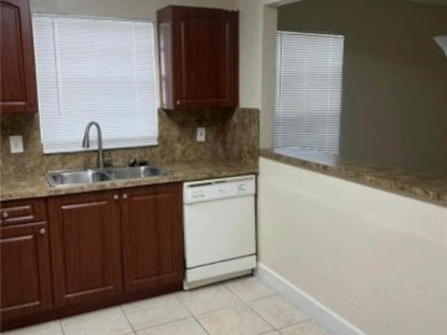 4 Br, 2 bath, Single Family 9 NE 44th Street