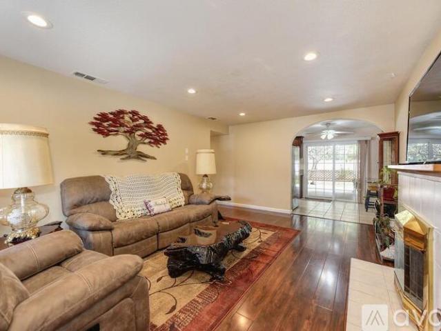 4 BR, 2 BA Apartment Cordova Gardens, Rancho Cordova, CA 95670