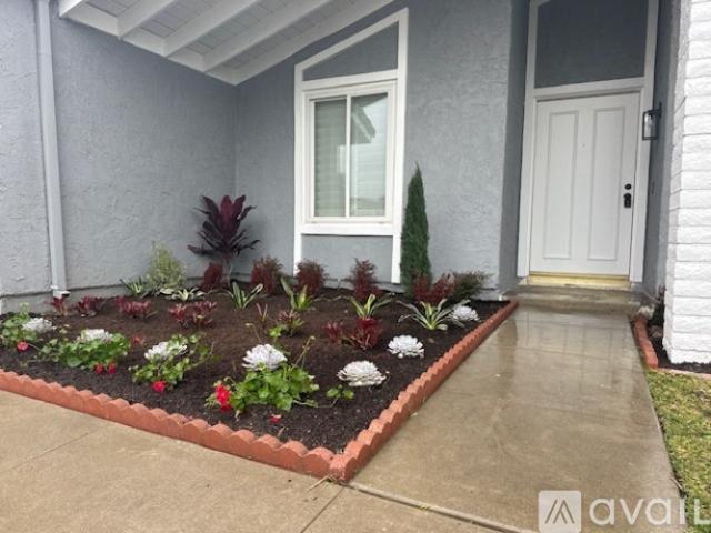 4 BR, 2 BA Apartment Feltham Circle, Westminster, CA 92683