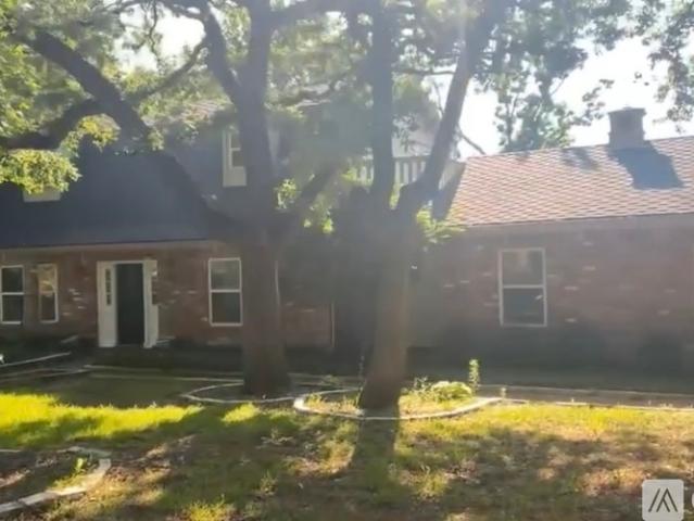 4 BR, 2 BA Apartment Tamanaco Ct, Arlington, TX 76017