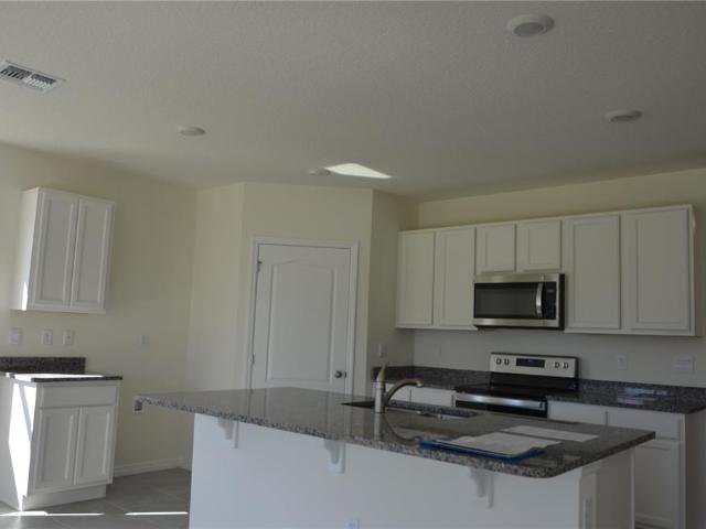 4 BR, 2 BA Apartment Undisclosed Address, Mount Dora, FL 32757