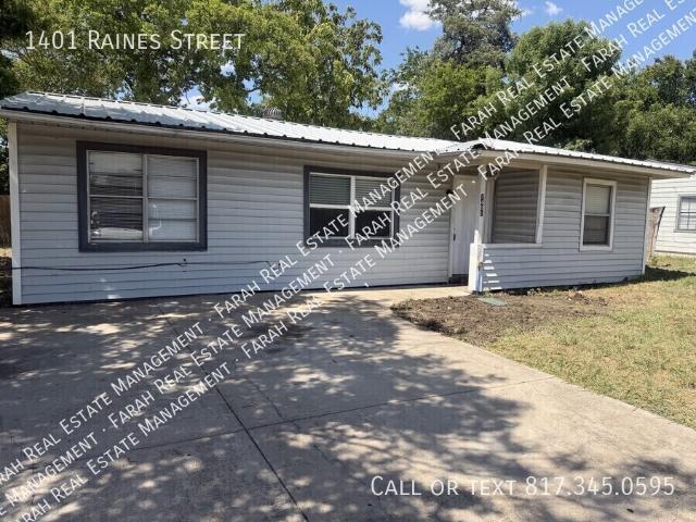 4 BR, 2 BA Apartment 1401 Raines Street, Arlington, TX 76010