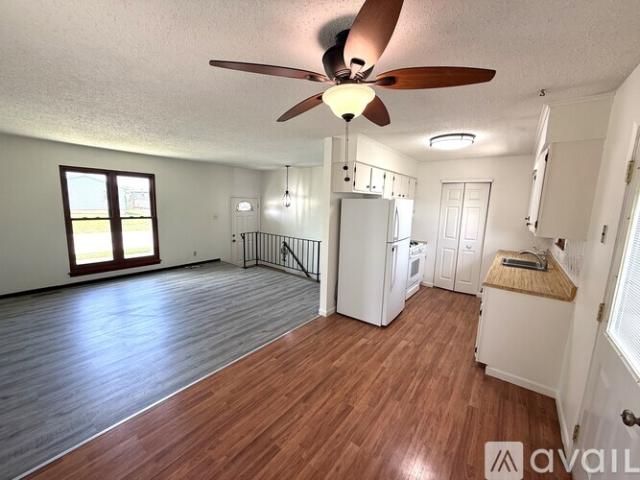 4 BR, 2 BA Apartment 1403 Emerald Dr, Davenport, IA 52804