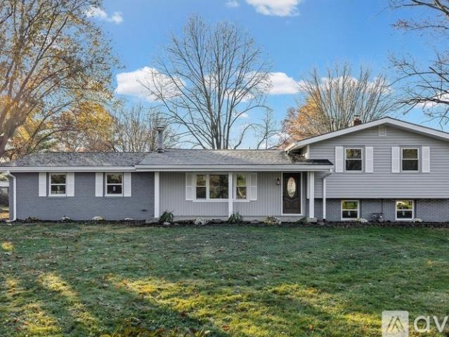 4 BR, 2 BA Apartment 1406 Meadowbrook Court, Lafayette, IN 47905