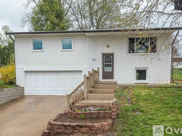 4 BR, 2 BA Apartment 1423 East Dunstan Drive, Bloomington, IN 47401
