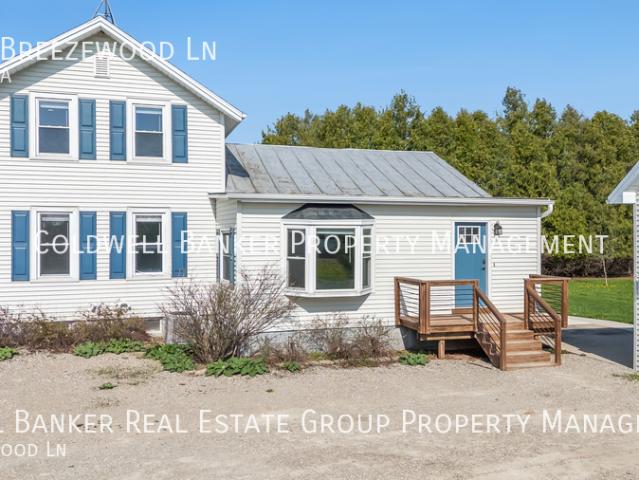 4 BR, 2 BA Apartment 1495 Breezewood Ln, Neenah, WI 54956