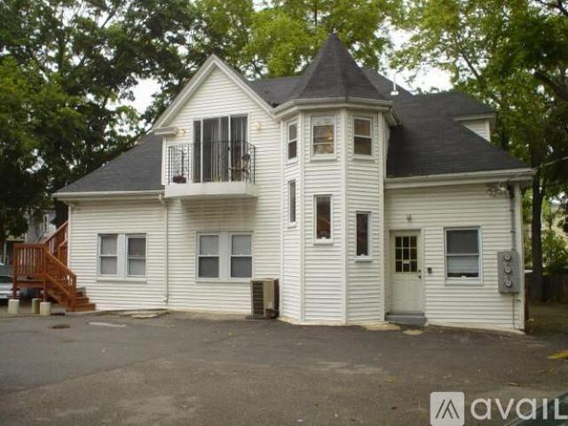 4 BR, 2 BA Apartment 14 Gardner St, Unit 1R, Boston, MA 02134
