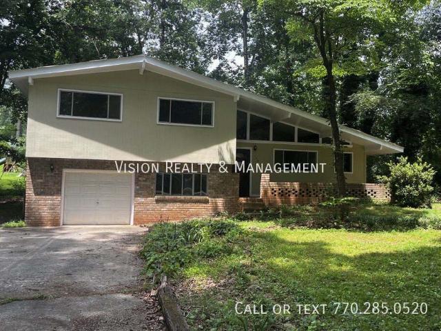 4 BR, 2 BA Apartment 150 Castlegate Cir, Carrollton, GA 30116