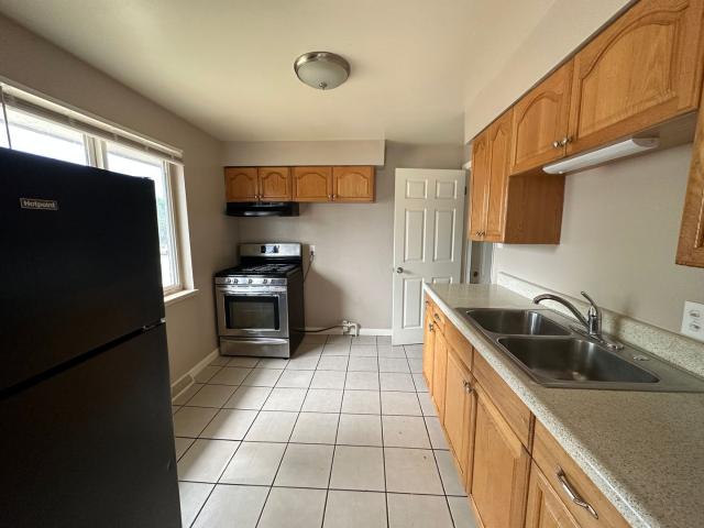 4 BR, 2 BA Apartment 150 S Hooker St Denver, CO 80219
