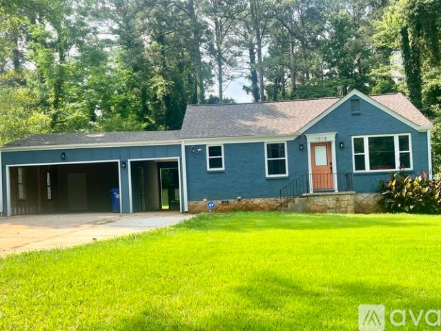 4 BR, 2 BA Apartment 1518 Columbia Cir, Decatur, GA 30032