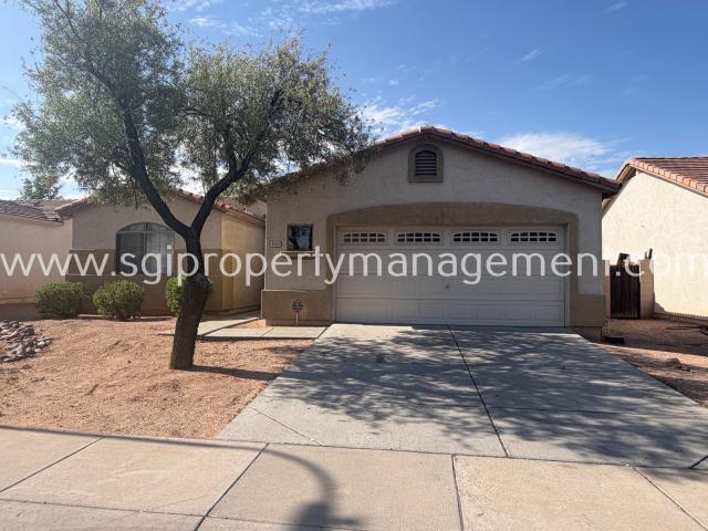 4 BR, 2 BA Apartment 1541 W Saint Kateri Dr, Phoenix, AZ 85041
