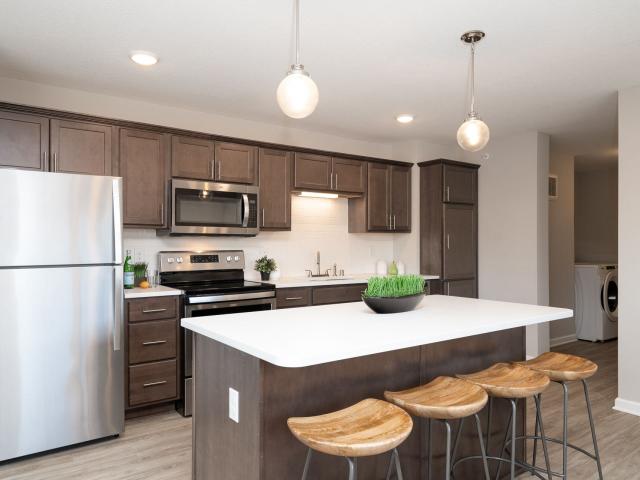 4 BR, 2 BA Apartment 1554 Grand Avenue Unit 5 2, Saint Paul, MN 55105