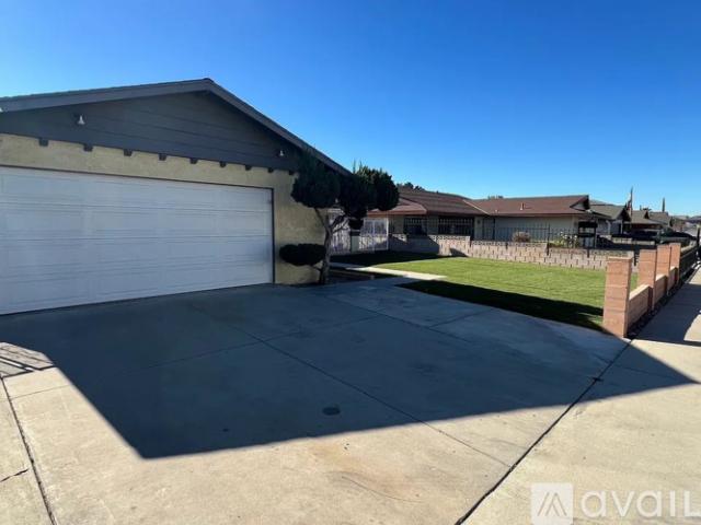 4 BR, 2 BA Apartment 16481 Holly Dr, Fontana, CA 92335