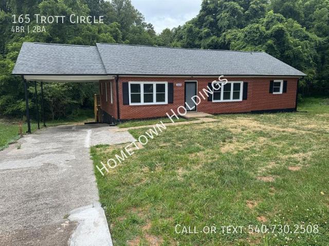 4 BR, 2 BA Apartment 165 Trott Circle, Martinsville, VA 24112