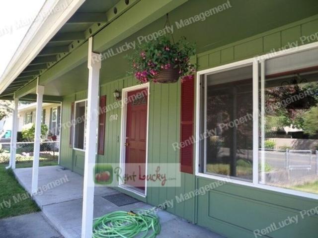 4 BR, 2 BA Apartment 1702 22nd St. NE, Auburn, WA 98002