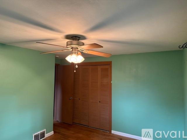 4 BR, 2 BA Apartment 1704 Monterey Court, Bettendorf, IA 52722