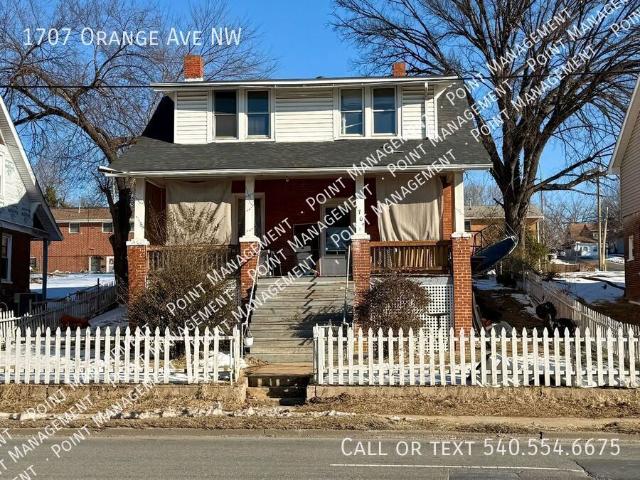 4 BR, 2 BA Apartment 1707 Orange Ave NW, Roanoke, VA 24017