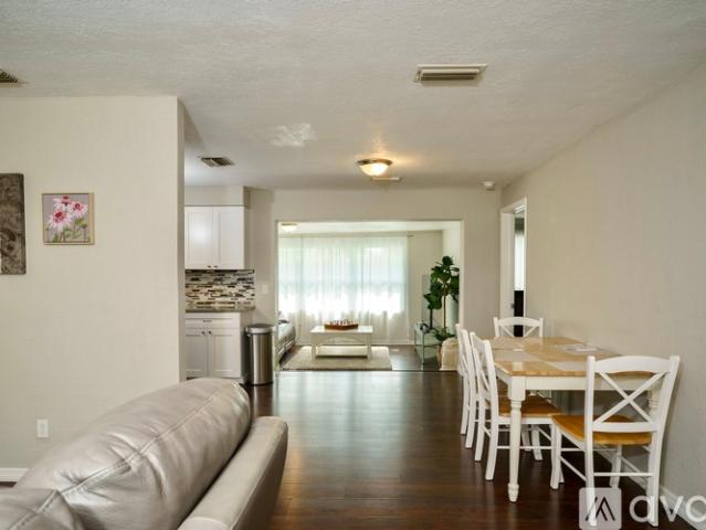 4 BR, 2 BA Apartment 1759 Thames St, Clearwater, FL 33755