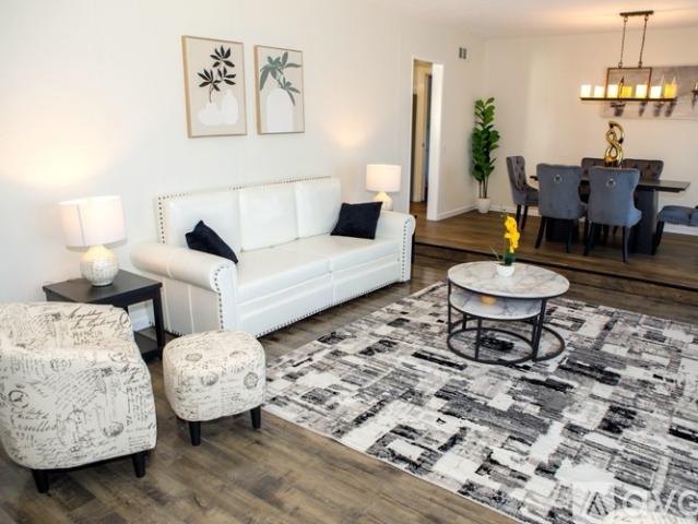4 BR, 2 BA Apartment 176 W Gainsborough Rd, Thousand Oaks, CA 91360