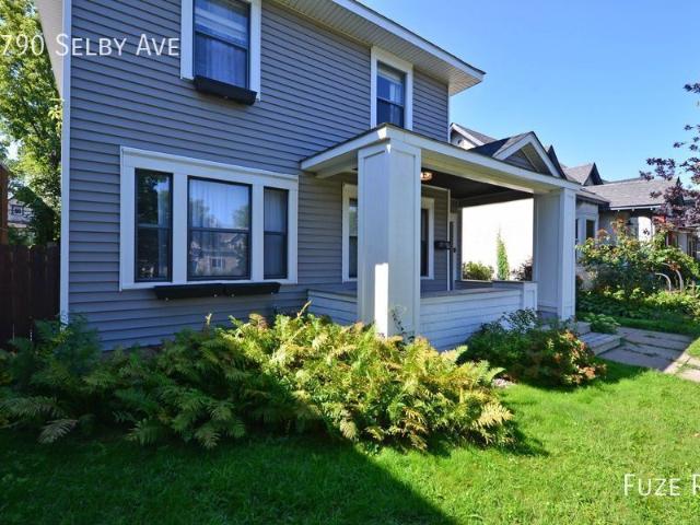 4 BR, 2 BA Apartment 1790 Selby Ave, Saint Paul, MN 55104