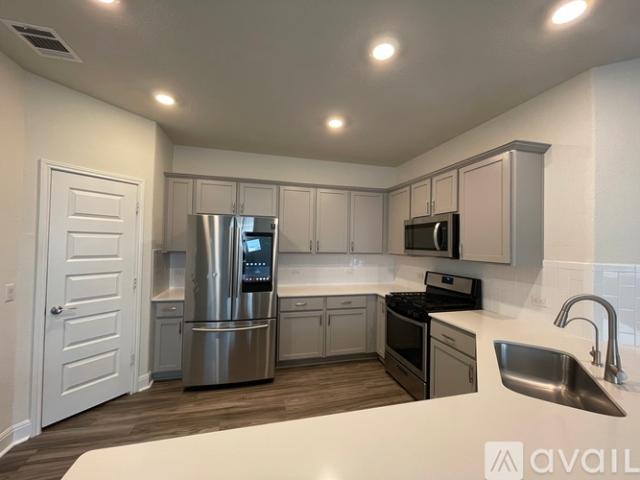 4 BR, 2 BA Apartment 17925 Curio Drive, Pflugerville, TX 78660