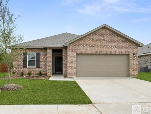 4 BR, 2 BA Apartment 17 Glen Crossings Rd, Edgecliff Village, TX 76134