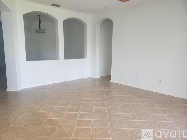 4 BR, 2 BA Apartment 1810 Mira Lago Circle, Unit 1, Ruskin, FL 33570