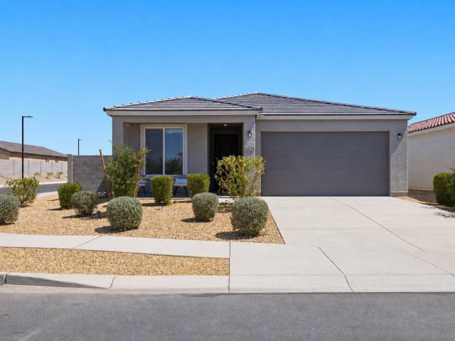 4 BR, 2 BA Apartment 18128 W Soft Wind Dr, Surprise, AZ 85387