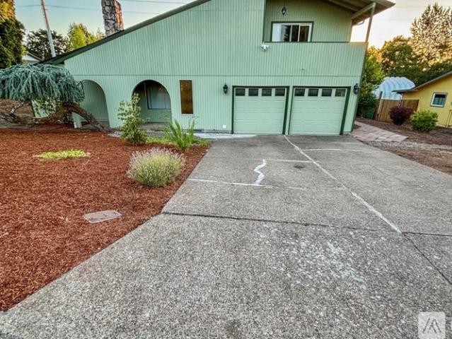 4 BR, 2 BA Apartment 1816 Northwest Lincoln Street, Albany, OR 97321