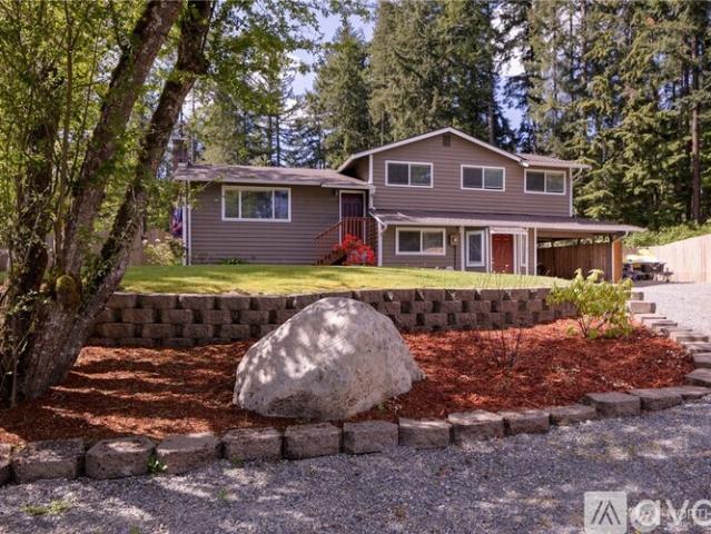 4 BR, 2 BA Apartment 19105 60th Street East, Lake Tapps, WA 98391